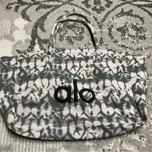 Alo Yoga Bags Alo Yoga Shopper Tote Bag Grey Tie Dye Poshmark